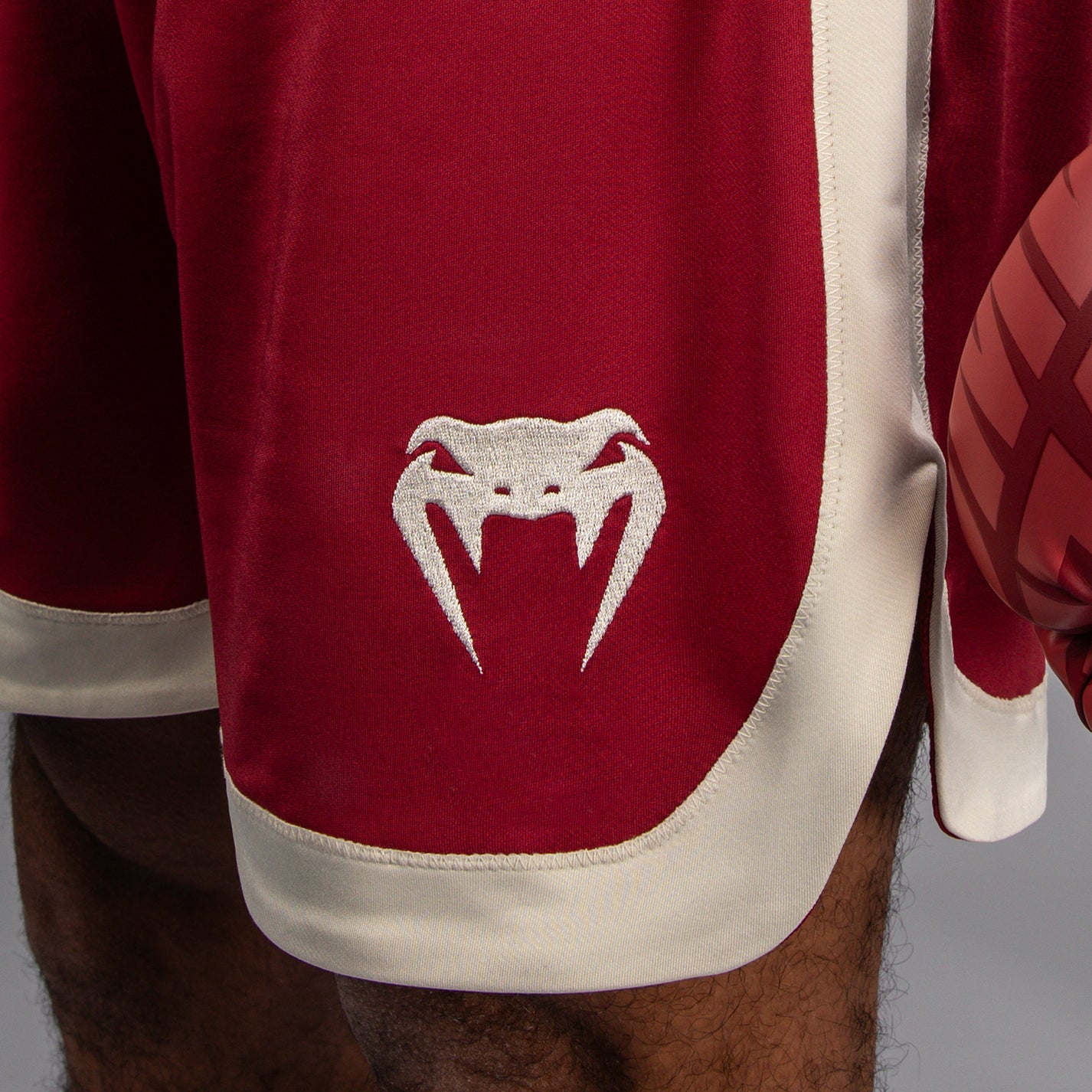 Venum Classic Boxing Shorts – Ruby Red/Ivory - Venum