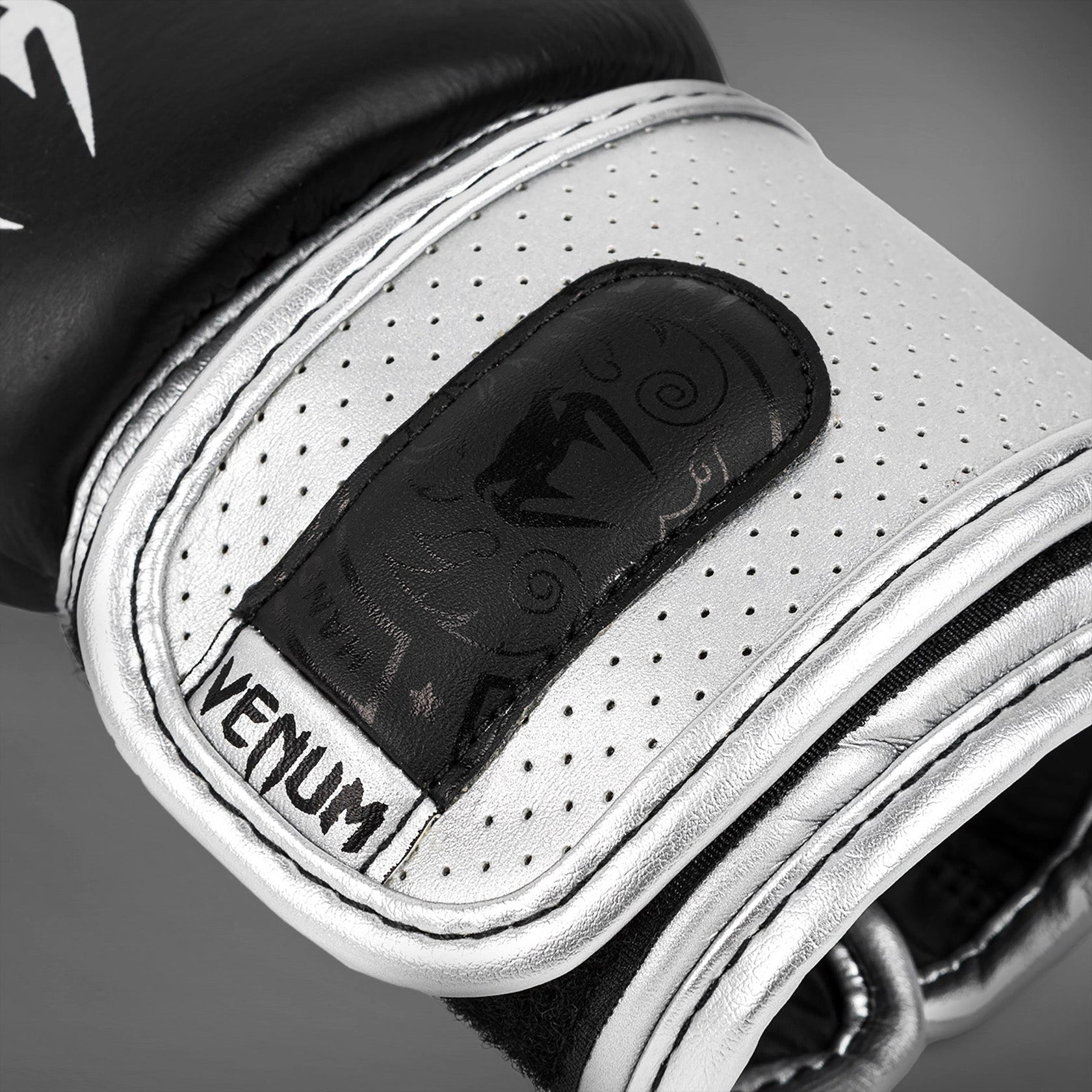 Venum Power 2.0 Boxing Gloves - Black/Silver - Venum
